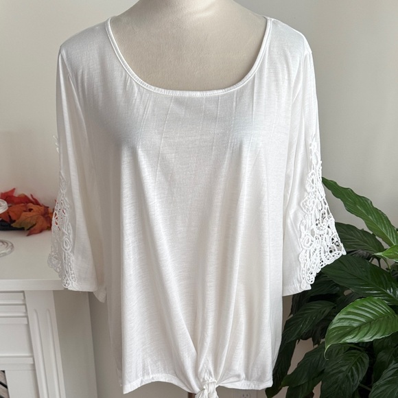 New York Laundry | Tops | New York Laundry White Lace Accent Blouse ...